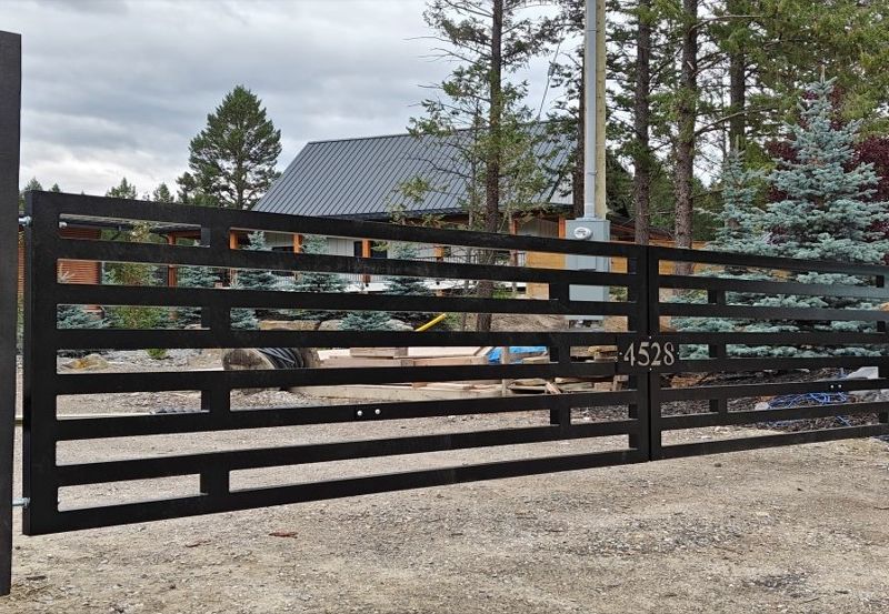 Custom Gates | Calgary Alberta Automatic Gates | Command Gate
